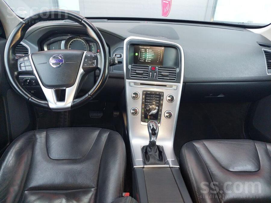 Pelēks Volvo XC60 2017 Rīga, ar dzinēja tilpumu 2.00 L un nobraukumu 256 tūkst. km par 13890 €, foto 9 vietnē AUTOMOTO.COM.LV