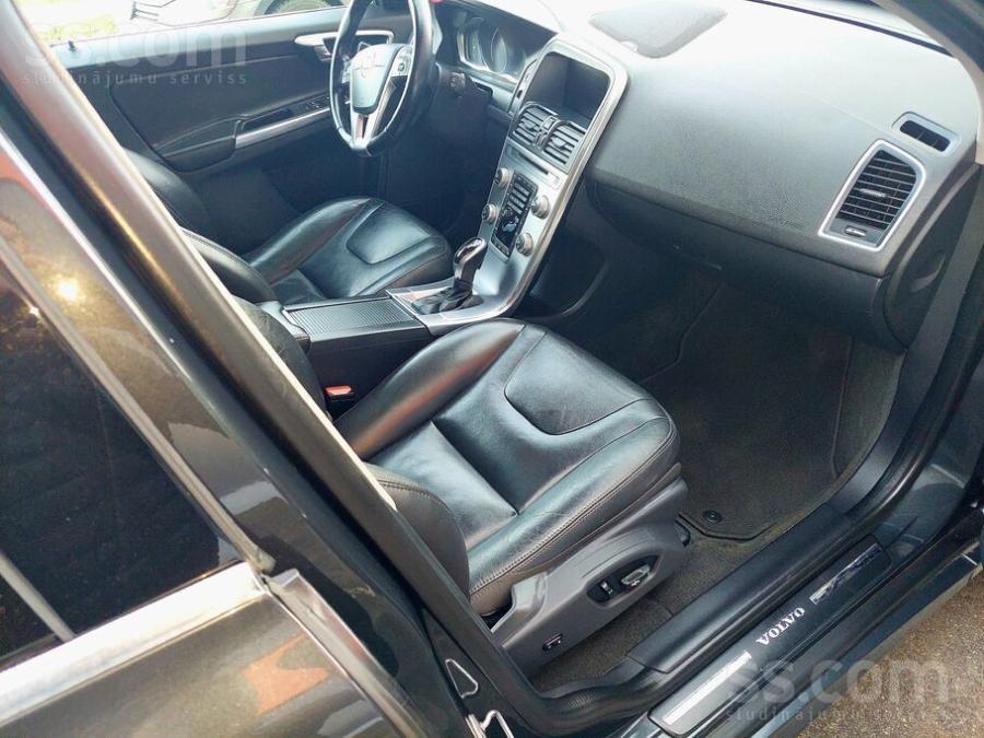 Pelēks Volvo XC60 2017 Rīga, ar dzinēja tilpumu 2.00 L un nobraukumu 256 tūkst. km par 13890 €, foto 11 vietnē AUTOMOTO.COM.LV