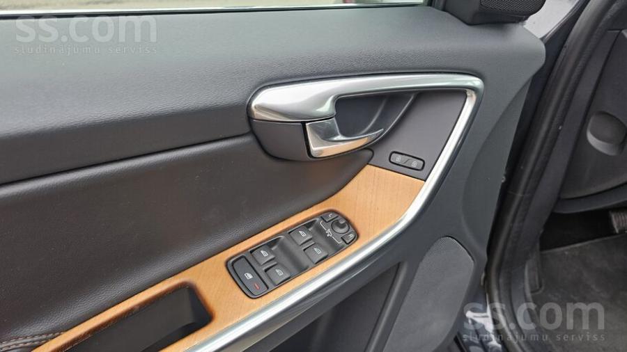 Pelēks Volvo XC60 2017 Limbaži, ar dzinēja tilpumu 2.00 L un nobraukumu 210 tūkst. km par 13750 €, foto 14 vietnē AUTOMOTO.COM.LV