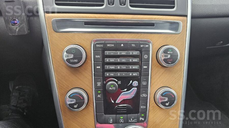 Pelēks Volvo XC60 2017 Limbaži, ar dzinēja tilpumu 2.00 L un nobraukumu 210 tūkst. km par 13750 €, foto 22 vietnē AUTOMOTO.COM.LV