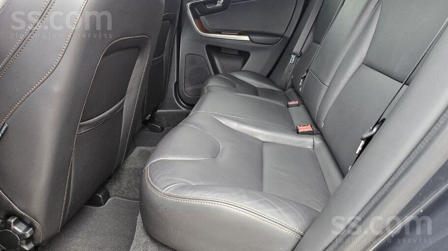 Pelēks Volvo XC60 2017 Limbaži, ar dzinēja tilpumu 2.00 L un nobraukumu 210 tūkst. km par 13750 €, foto 29 vietnē AUTOMOTO.COM.LV
