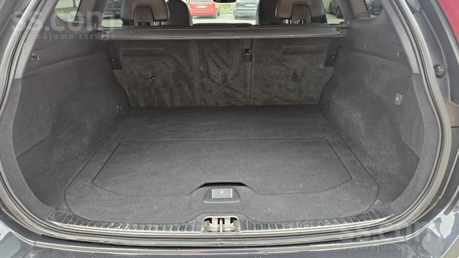 Pelēks Volvo XC60 2017 Limbaži, ar dzinēja tilpumu 2.00 L un nobraukumu 210 tūkst. km par 13750 €, foto 31 vietnē AUTOMOTO.COM.LV