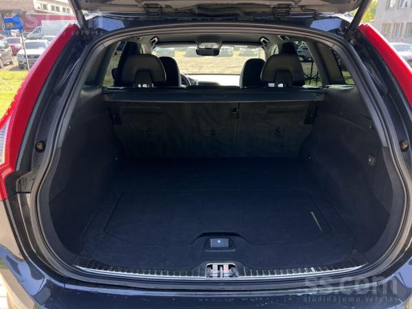 Grey Volvo XC60 2017 in Limbazi, with an engine capacity of 2.00 L and mileage of 210 thousand km for 13450 €, photo 7 on AUTOMOTO.COM.LV
