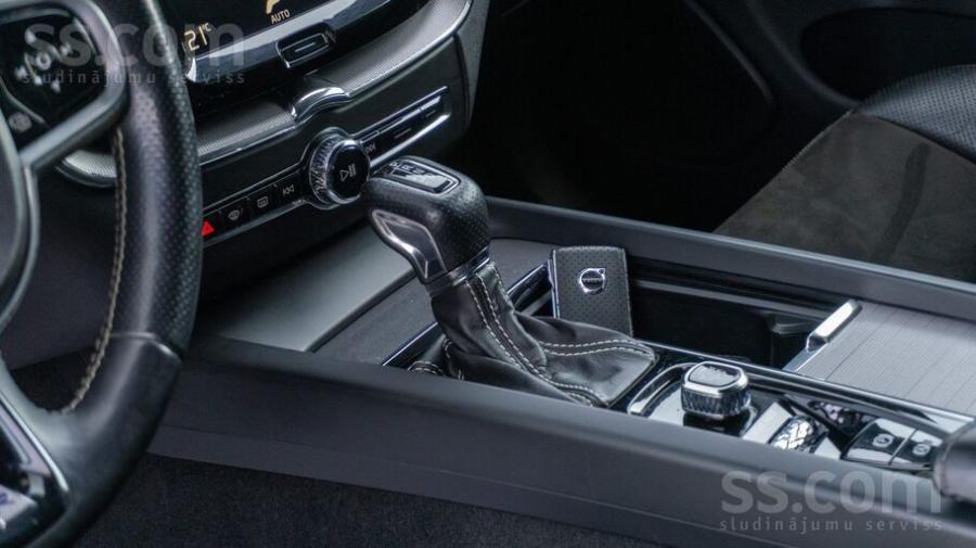 Pelēks Volvo XC60 2017 Rīga, ar dzinēja tilpumu 2.00 L un nobraukumu 233 tūkst. km par 21490 €, foto 15 vietnē AUTOMOTO.COM.LV