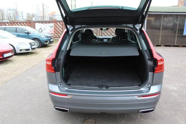 Grey Volvo XC60 2017 in Liepaja, with an engine capacity of 2.00 L and mileage of 296 thousand km for 17500 €, photo 5 on AUTOMOTO.COM.LV