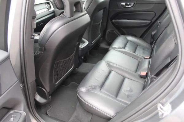 Grey Volvo XC60 2017 in Liepaja, with an engine capacity of 2.00 L and mileage of 296 thousand km for 17500 €, photo 8 on AUTOMOTO.COM.LV