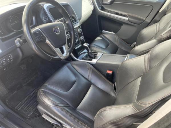 Pelēks Volvo XC60 2017 Rīga, ar dzinēja tilpumu 2.00 L un nobraukumu 0 tūkst. km par 12995 €, foto 4 vietnē AUTOMOTO.COM.LV