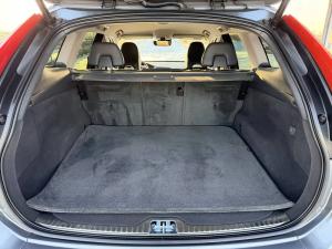 Pelēks Volvo XC60 2017 Rīga, ar dzinēja tilpumu 2.00 L un nobraukumu 250 tūkst. km par 12995 €, foto 8 vietnē AUTOMOTO.COM.LV