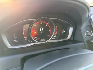Pelēks Volvo XC60 2017 Rīga, ar dzinēja tilpumu 2.00 L un nobraukumu 250 tūkst. km par 12995 €, foto 16 vietnē AUTOMOTO.COM.LV