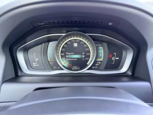 Pelēks Volvo XC60 2017 Rīga, ar dzinēja tilpumu 2.00 L un nobraukumu 250 tūkst. km par 12995 €, foto 27 vietnē AUTOMOTO.COM.LV