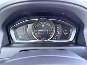 Pelēks Volvo XC60 2017 Rīga, ar dzinēja tilpumu 2.00 L un nobraukumu 250 tūkst. km par 12995 €, foto 28 vietnē AUTOMOTO.COM.LV