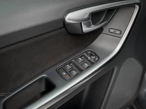 Pelēks Volvo XC60 2017 Rīga, ar dzinēja tilpumu 2.40 L un nobraukumu 179 tūkst. km par 17300 €, foto 29 vietnē AUTOMOTO.COM.LV