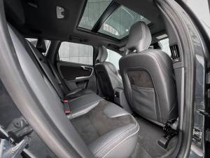 Pelēks Volvo XC60 2017 Rīga, ar dzinēja tilpumu 2.40 L un nobraukumu 179 tūkst. km par 17300 €, foto 32 vietnē AUTOMOTO.COM.LV