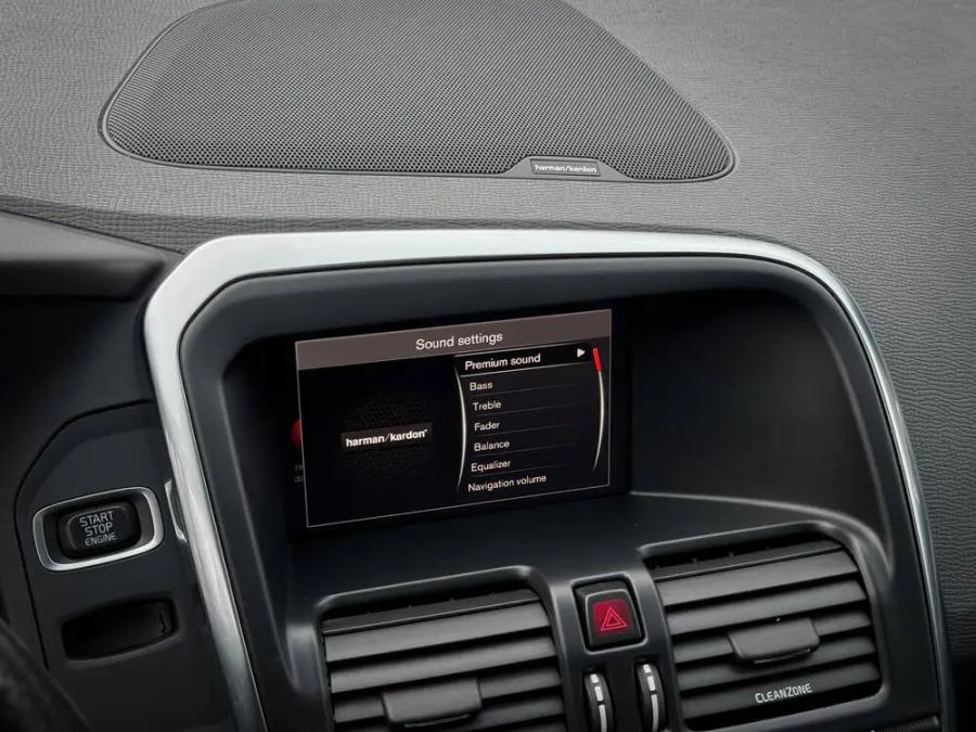 Pelēks Volvo XC60 2017 Rīga, ar dzinēja tilpumu 2.40 L un nobraukumu 179 tūkst. km par 17300 €, foto 34 vietnē AUTOMOTO.COM.LV