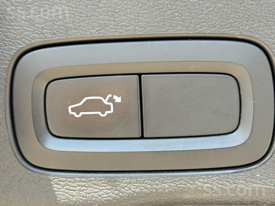 Pelēks Volvo XC60 2017 Rīga, ar dzinēja tilpumu 2.00 L un nobraukumu 260 tūkst. km par 18890 €, foto 17 vietnē AUTOMOTO.COM.LV