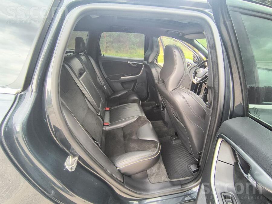 Pelēks Volvo XC60 2017 Daugavpils, ar dzinēja tilpumu 2.40 L un nobraukumu 191 tūkst. km par 13700 €, foto 10 vietnē AUTOMOTO.COM.LV