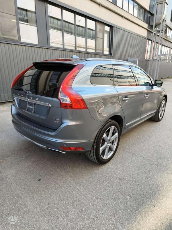 Grey Volvo XC60 2017 in Kaunas, with an engine capacity of 1.97 L and mileage of 269 thousand km for 15200 €, photo 4 on AUTOMOTO.COM.LV