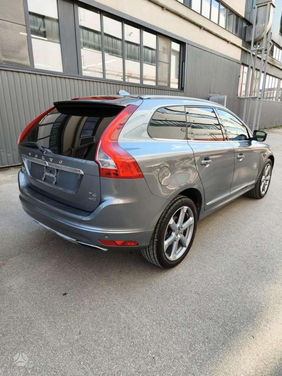 Grey Volvo XC60 2017 in Kaunas, with an engine capacity of 1.97 L and mileage of 269 thousand km for 15200 €, photo 5 on AUTOMOTO.COM.LV