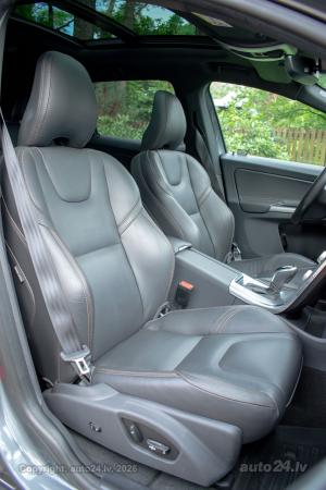 Grey Volvo XC60 2017 in Tallinn, with an engine capacity of 2.40 L and mileage of 185 thousand km for 19900 €, photo 12 on AUTOMOTO.COM.LV
