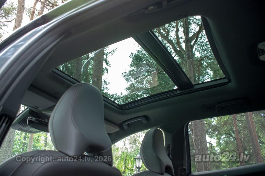 Grey Volvo XC60 2017 in Tallinn, with an engine capacity of 2.40 L and mileage of 185 thousand km for 19900 €, photo 15 on AUTOMOTO.COM.LV