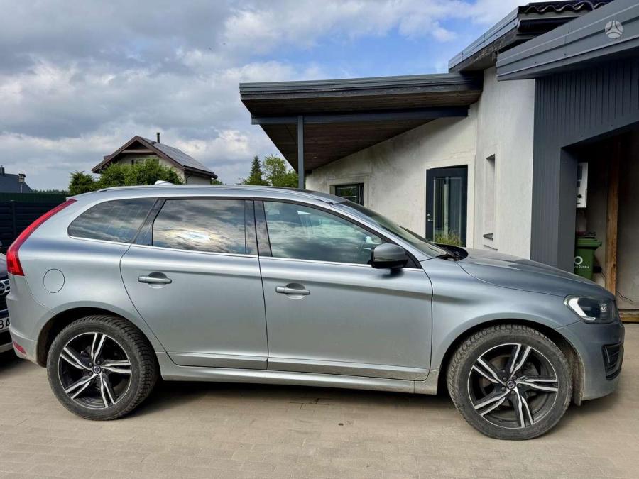 Pelēks Volvo XC60 2017 Kauņa, ar dzinēja tilpumu 1.97 L un nobraukumu 249 tūkst. km par 12000 €, foto 4 vietnē AUTOMOTO.COM.LV