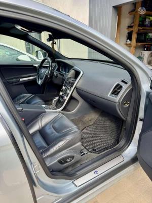 Pelēks Volvo XC60 2017 Kauņa, ar dzinēja tilpumu 1.97 L un nobraukumu 249 tūkst. km par 12000 €, foto 10 vietnē AUTOMOTO.COM.LV