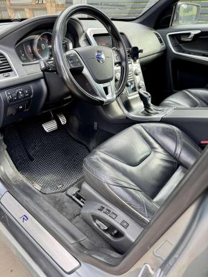 Pelēks Volvo XC60 2017 Kauņa, ar dzinēja tilpumu 1.97 L un nobraukumu 249 tūkst. km par 12000 €, foto 14 vietnē AUTOMOTO.COM.LV