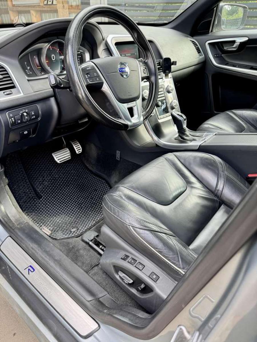 Pelēks Volvo XC60 2017 Kauņa, ar dzinēja tilpumu 1.97 L un nobraukumu 249 tūkst. km par 12000 €, foto 14 vietnē AUTOMOTO.COM.LV