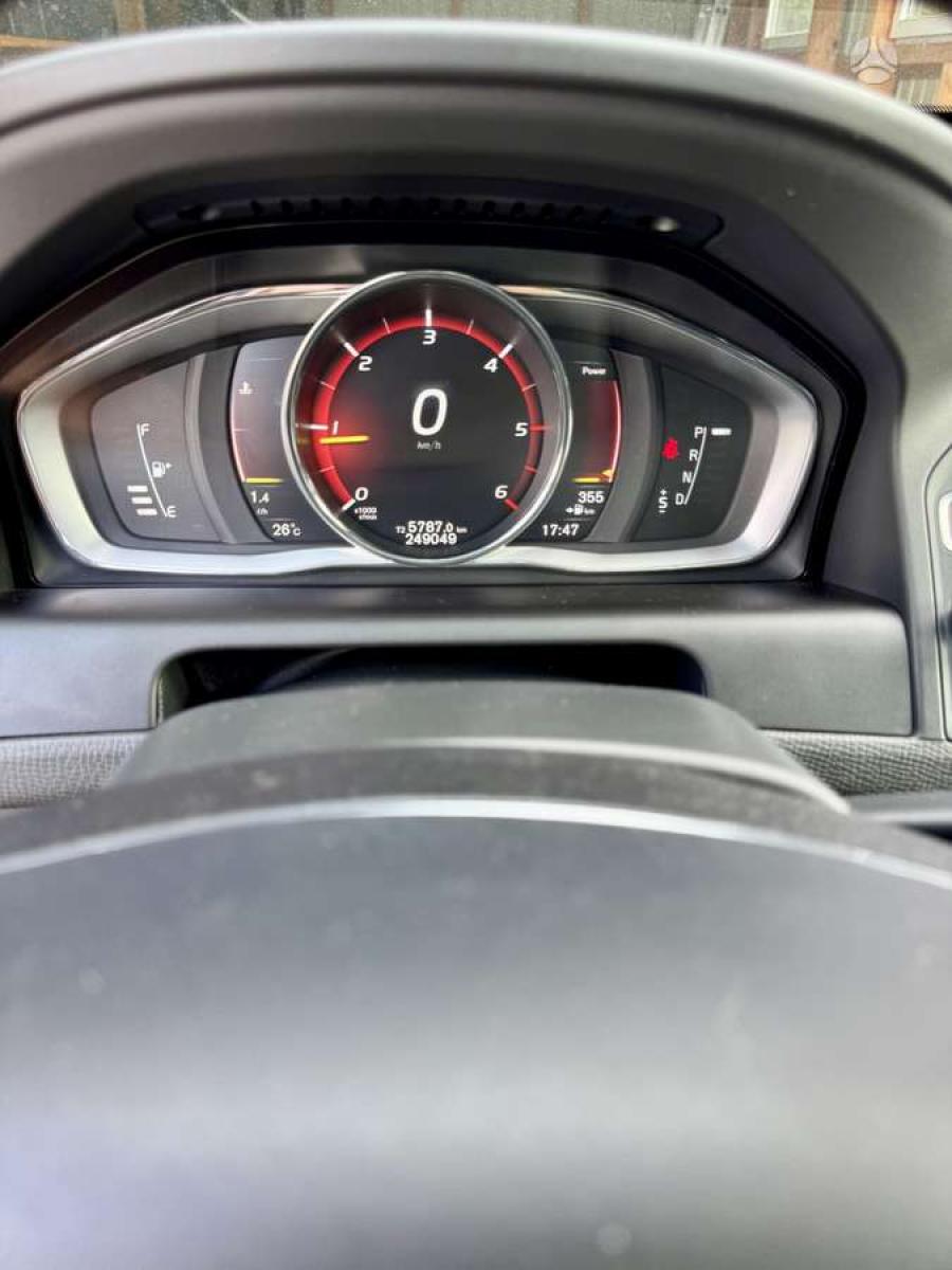 Pelēks Volvo XC60 2017 Kauņa, ar dzinēja tilpumu 1.97 L un nobraukumu 249 tūkst. km par 12000 €, foto 16 vietnē AUTOMOTO.COM.LV