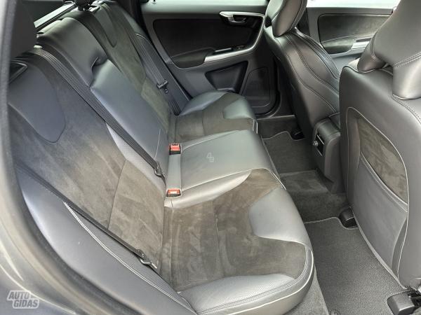 Pelēks Volvo XC60 2017 Avižieniai, ar dzinēja tilpumu 2.40 L un nobraukumu 188 tūkst. km par 17550 €, foto 5 vietnē AUTOMOTO.COM.LV