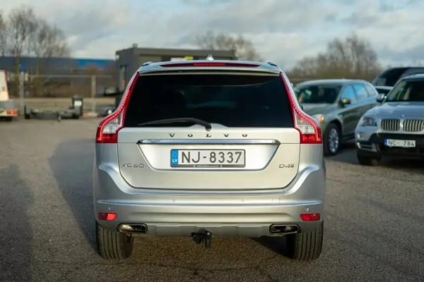Pelēks Volvo XC60 2017 Liepāja, ar dzinēja tilpumu 2.00 L un nobraukumu 230 tūkst. km par 18500 €, foto 3 vietnē AUTOMOTO.COM.LV