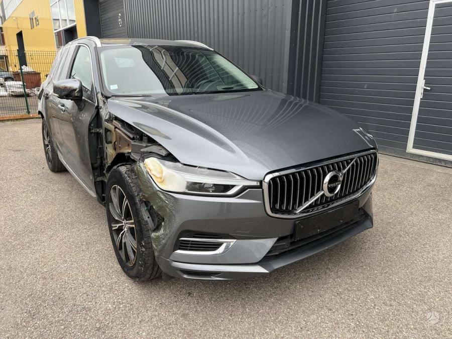 Grey Volvo XC60 2017 in Alytus, with an engine capacity of 1.97 L and mileage of 229 thousand km for 8800 €, photo 14 on AUTOMOTO.COM.LV