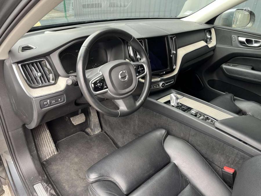 Grey Volvo XC60 2017 in Alytus, with an engine capacity of 1.97 L and mileage of 229 thousand km for 8800 €, photo 16 on AUTOMOTO.COM.LV