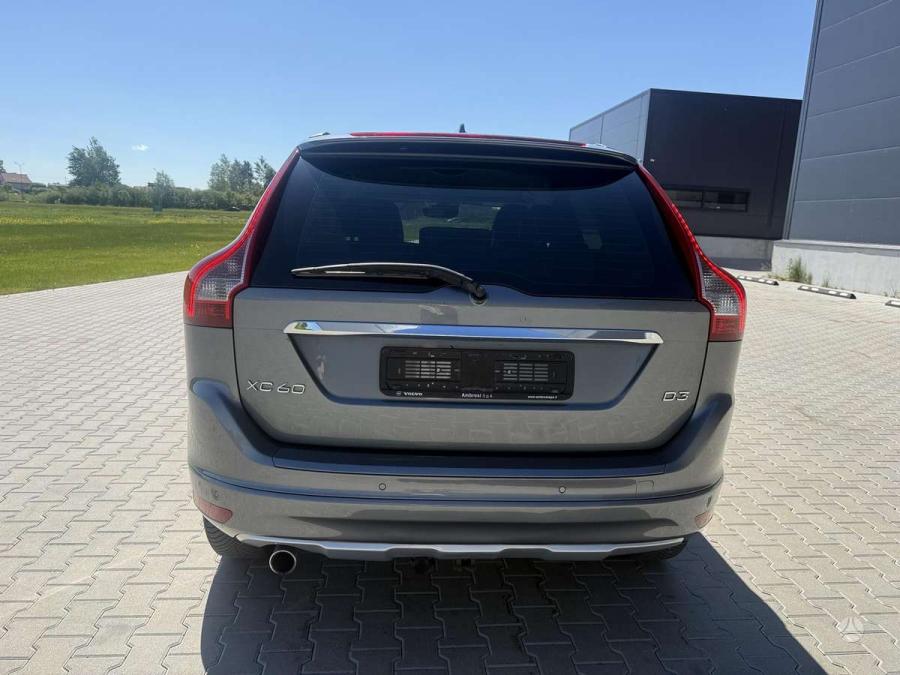 Grey Volvo XC60 2017 in Siauliai, with an engine capacity of 1.97 L and mileage of 270 thousand km for 11200 €, photo 7 on AUTOMOTO.COM.LV