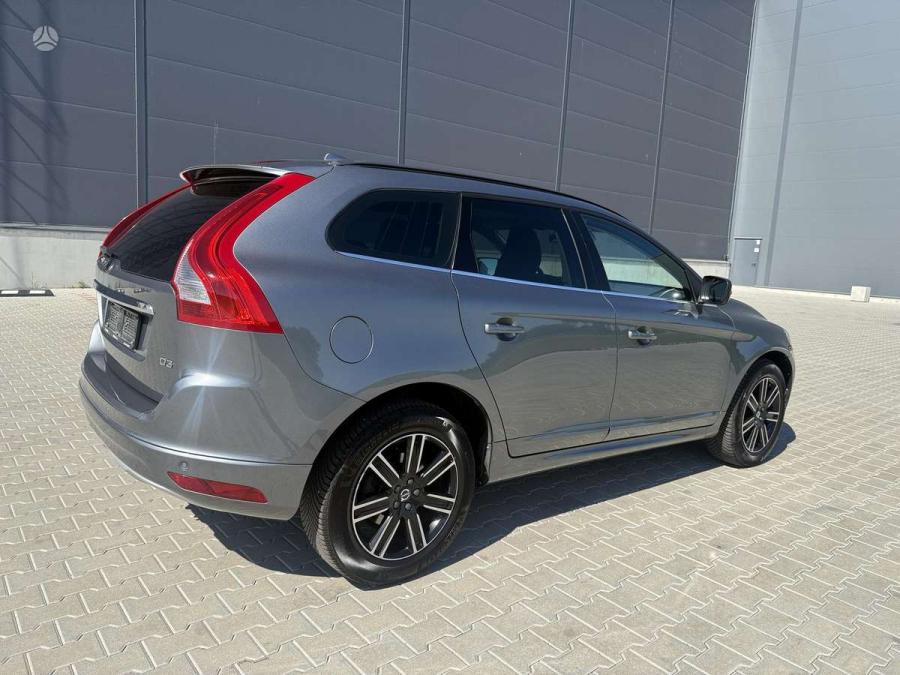 Grey Volvo XC60 2017 in Siauliai, with an engine capacity of 1.97 L and mileage of 270 thousand km for 11200 €, photo 8 on AUTOMOTO.COM.LV