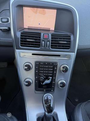 Grey Volvo XC60 2017 in Siauliai, with an engine capacity of 1.97 L and mileage of 270 thousand km for 11200 €, photo 19 on AUTOMOTO.COM.LV