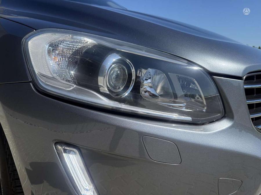 Grey Volvo XC60 2017 in Siauliai, with an engine capacity of 1.97 L and mileage of 270 thousand km for 11200 €, photo 21 on AUTOMOTO.COM.LV