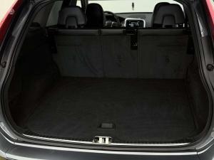 Grey Volvo XC60 2017 in Vilnius, with an engine capacity of 1.97 L and mileage of 185 thousand km for 14999 €, photo 13 on AUTOMOTO.COM.LV