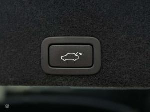 Grey Volvo XC60 2017 in Vilnius, with an engine capacity of 1.97 L and mileage of 185 thousand km for 14999 €, photo 14 on AUTOMOTO.COM.LV