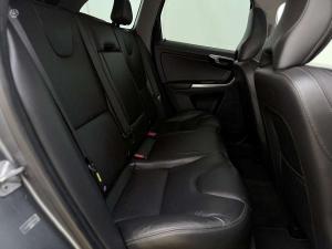 Grey Volvo XC60 2017 in Vilnius, with an engine capacity of 1.97 L and mileage of 185 thousand km for 14999 €, photo 15 on AUTOMOTO.COM.LV