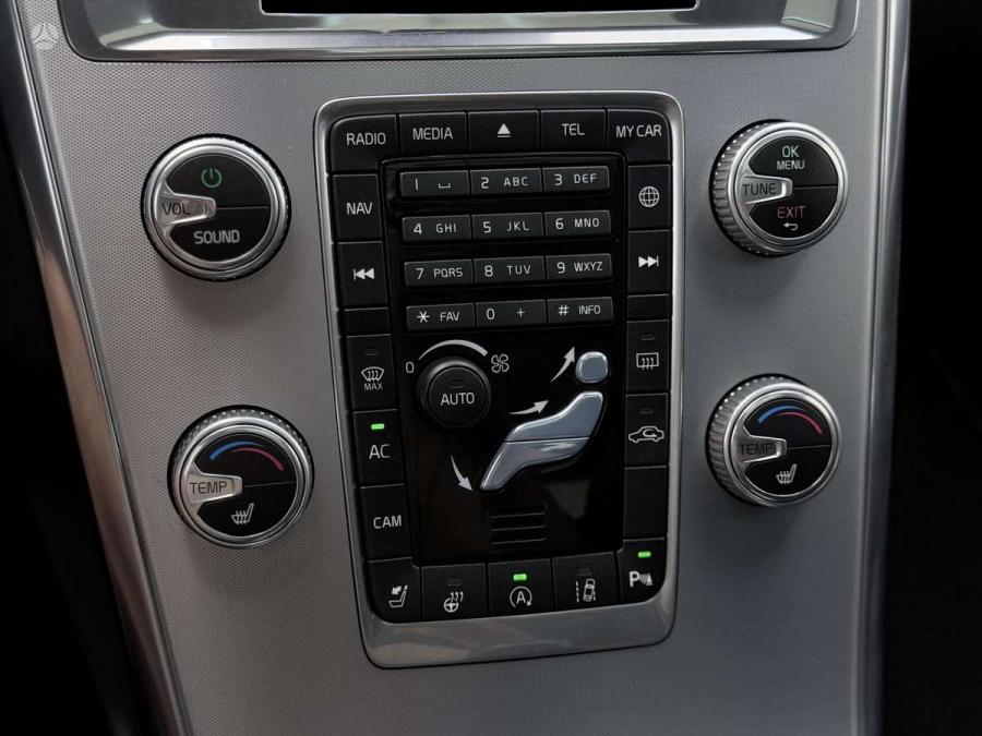 Grey Volvo XC60 2017 in Vilnius, with an engine capacity of 1.97 L and mileage of 185 thousand km for 14999 €, photo 27 on AUTOMOTO.COM.LV
