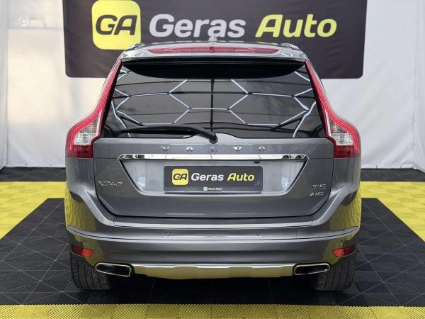 Pelēks Volvo XC60 2017 Viļņa, ar dzinēja tilpumu 1.97 L un nobraukumu 185 tūkst. km par 14999 €, foto 5 vietnē AUTOMOTO.COM.LV