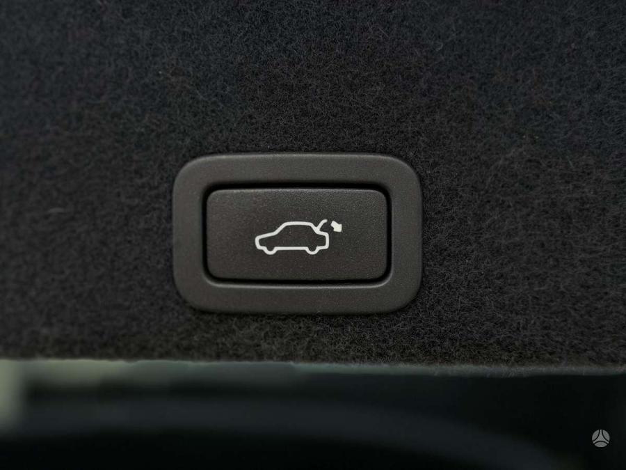 Grey Volvo XC60 2017 in Vilnius, with an engine capacity of 1.97 L and mileage of 185 thousand km for 14999 €, photo 14 on AUTOMOTO.COM.LV
