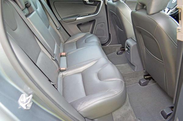 Pelēks Volvo XC60 2017 Viļņa, ar dzinēja tilpumu 2.40 L un nobraukumu 175 tūkst. km par 16750 €, foto 9 vietnē AUTOMOTO.COM.LV
