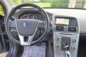 Grey Volvo XC60 2017 in Vilnius, with an engine capacity of 2.40 L and mileage of 175 thousand km for 16750 €, photo 20 on AUTOMOTO.COM.LV