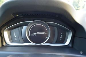 Grey Volvo XC60 2017 in Vilnius, with an engine capacity of 2.40 L and mileage of 175 thousand km for 16750 €, photo 21 on AUTOMOTO.COM.LV