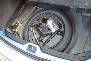 Grey Volvo XC60 2017 in Vilnius, with an engine capacity of 2.40 L and mileage of 175 thousand km for 16750 €, photo 37 on AUTOMOTO.COM.LV