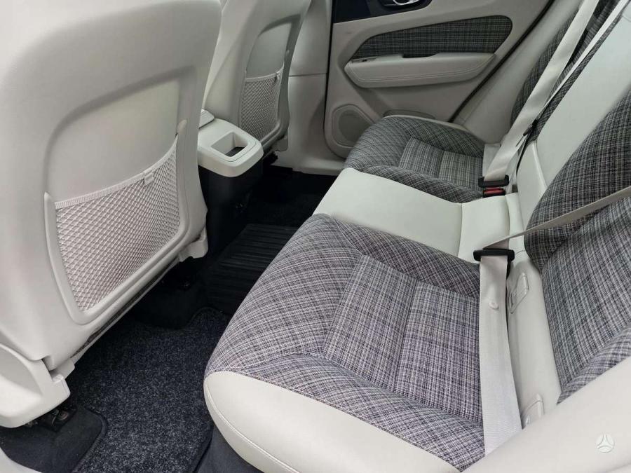 Pelēks Volvo XC60 2017 Klaipėda, ar dzinēja tilpumu 2.00 L un nobraukumu 237 tūkst. km par 17500 €, foto 4 vietnē AUTOMOTO.COM.LV