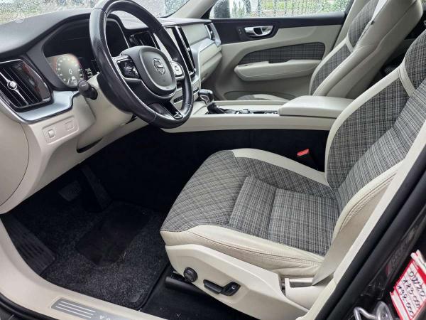 Grey Volvo XC60 2017 in Klaipeda, with an engine capacity of 2.00 L and mileage of 237 thousand km for 17500 €, photo 6 on AUTOMOTO.COM.LV
