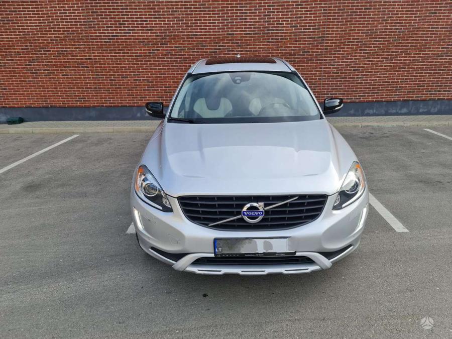 Pelēks Volvo XC60 2017 Kauņa, ar dzinēja tilpumu 1.97 L un nobraukumu 85 tūkst. km par 15000 €, foto 4 vietnē AUTOMOTO.COM.LV
